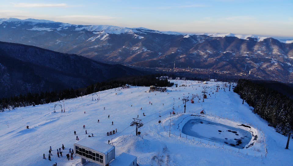 Cazare Straja - 10 pensiuni aproape de partie