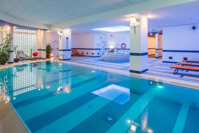 Hoteluri în București cu piscină și Spa