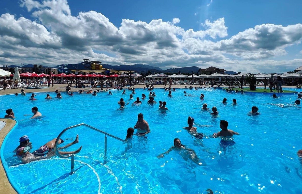 5 Ștranduri și piscine termale deschise în Băile Herculane ️