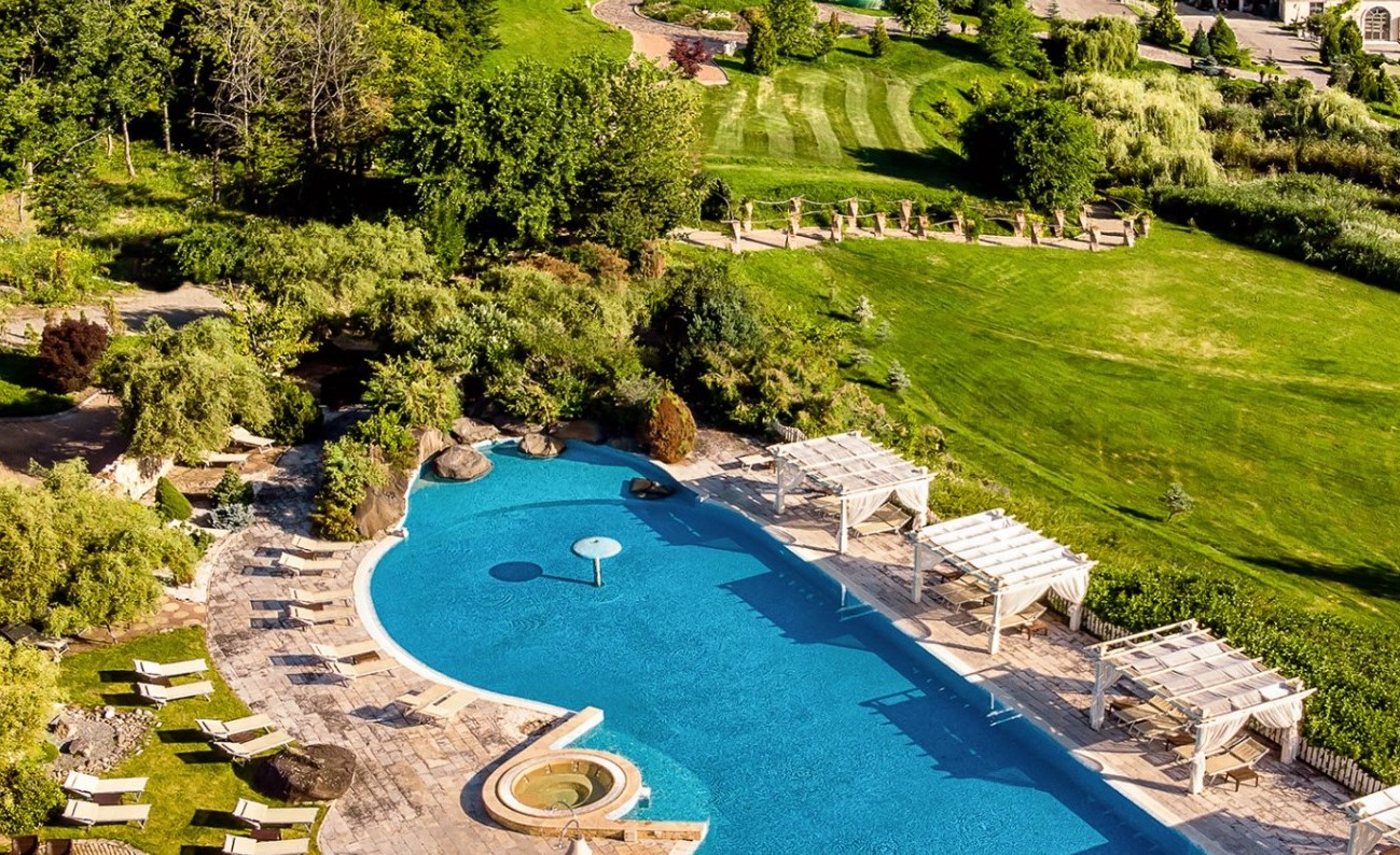 Cele mai frumoase 10 Locuri de vizitat în Băile Herculane ️