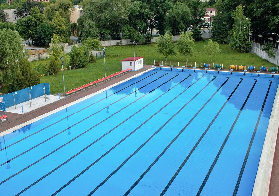 10 Piscine publice și private deschise în Cluj Napoca și împrejurimi ️