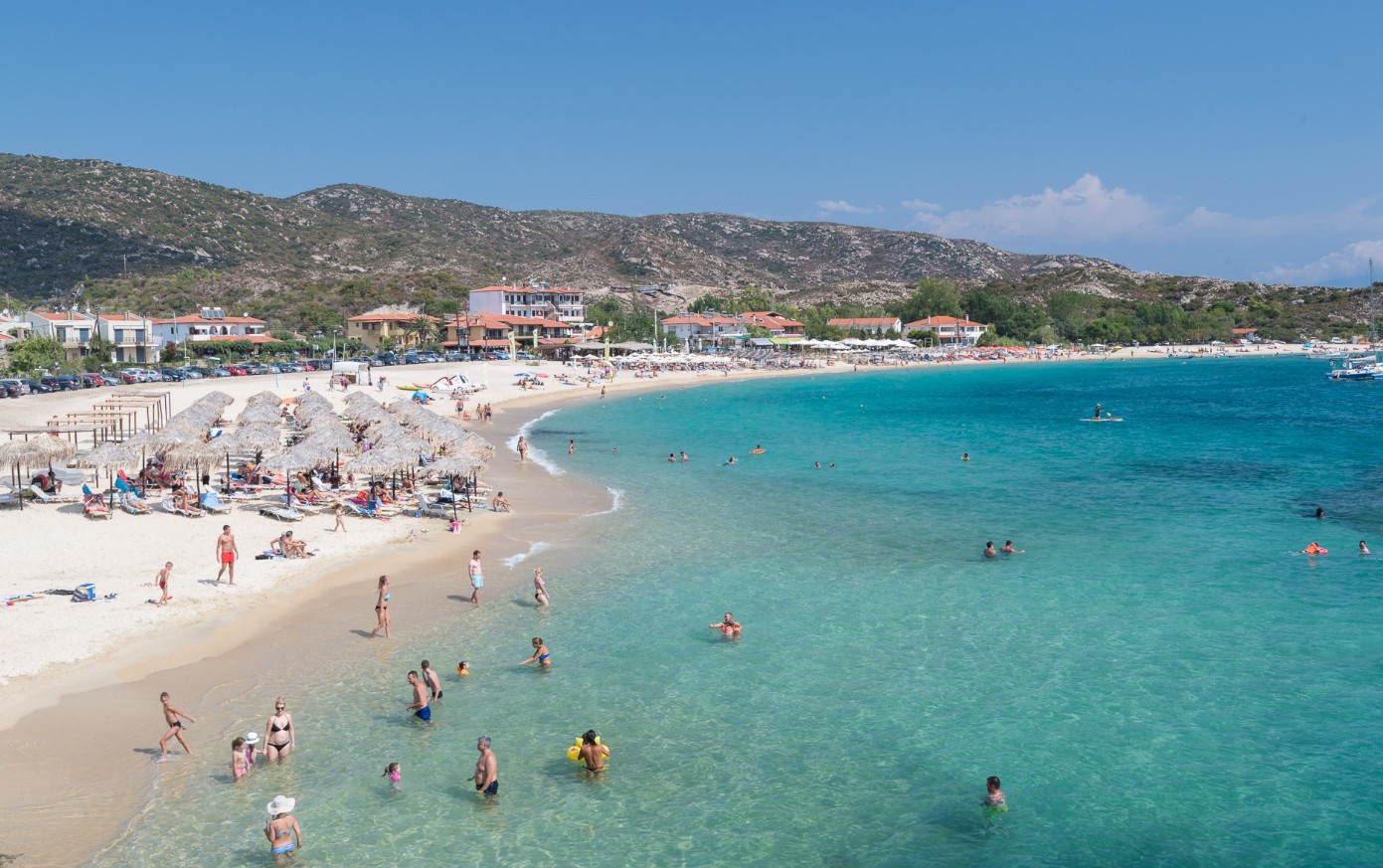 10 Piscine publice și private deschise în București ️