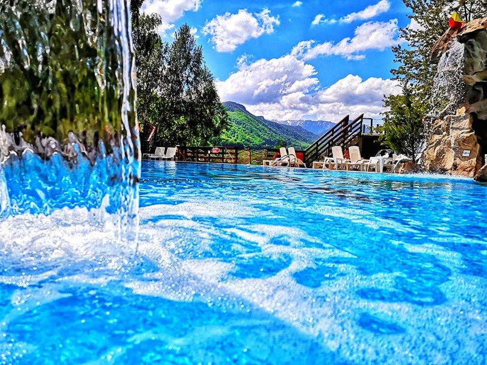 Am găsit 15 cazări excelente cu piscină exterioară la munte în România